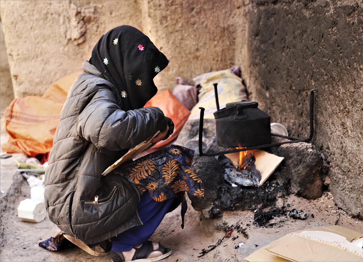 La salud mental de las mujeres desplazadas en Ucrania, Siria y Afganistán gravemente afectada en ...